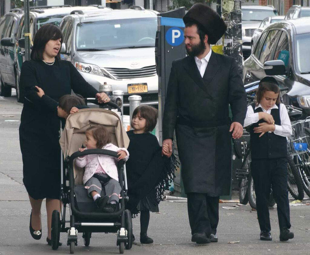 7 Key Beliefs and Practices From Hasidic Judaism
