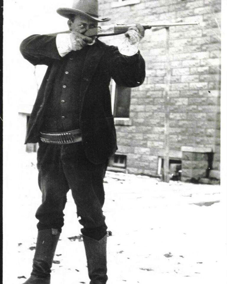 Who Were Bonnie and Clyde & Why Are They Famous?