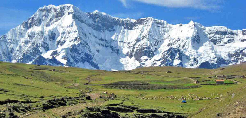 Huacas and Apus: Sacred Landscapes of the Inca