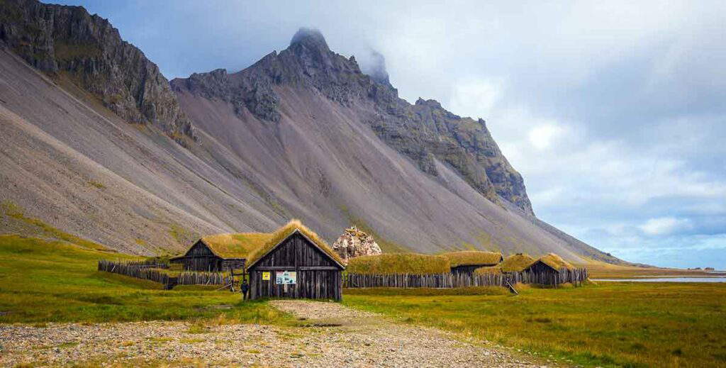 A Brief History of Iceland (From Discovery to 21st Century)