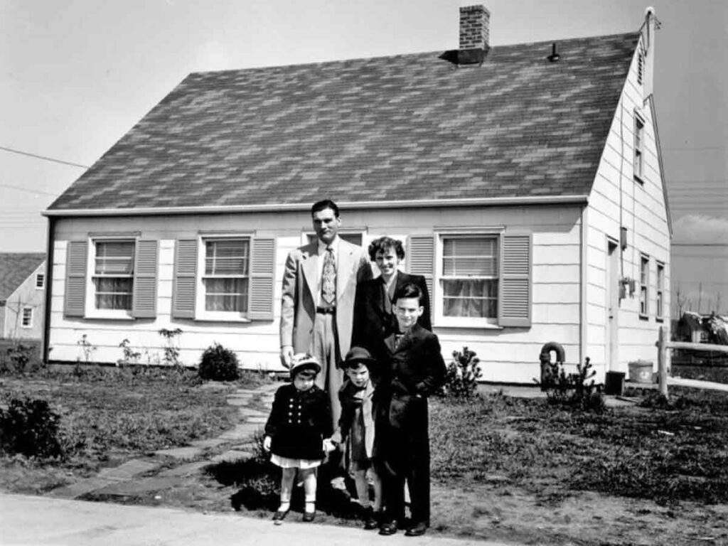 The Role of Women in 1950s America: Conformity or Change?