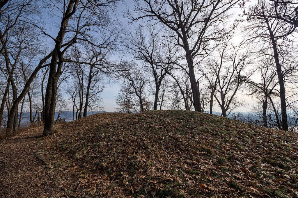 10 Must-See Archaeological Sites in the US