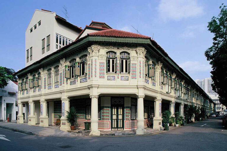 The Shophouse: 9 Things to Know About Asia’s Iconic Dwelling